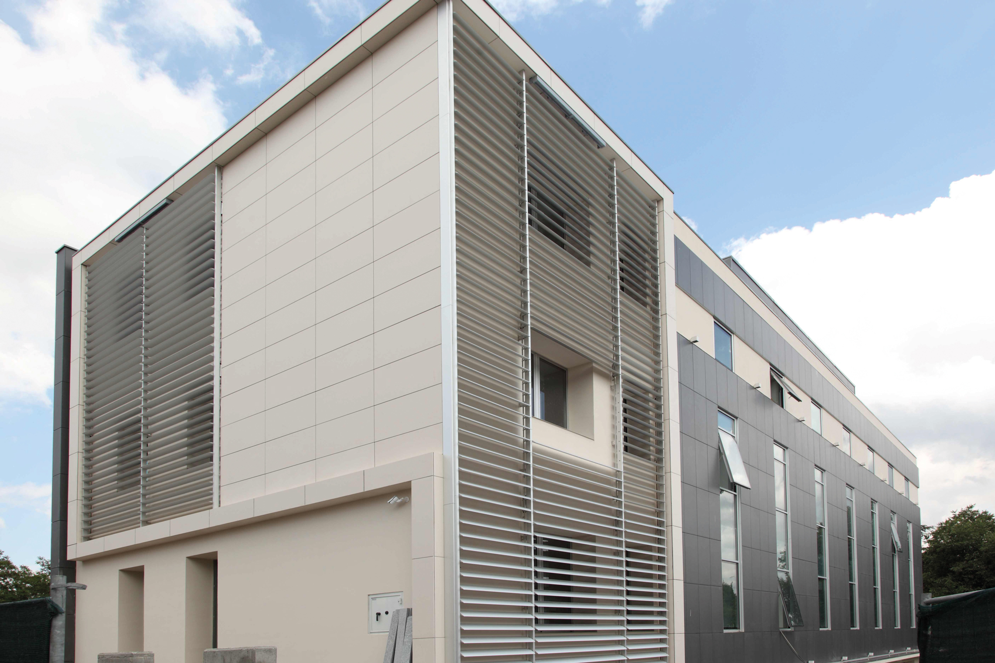Cover: external ventilated façades in porcelain tile | Ceramiche Caesar