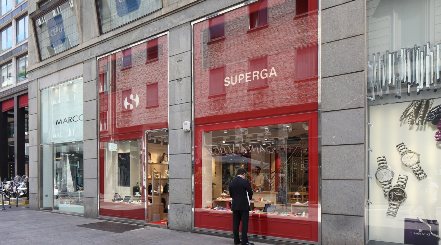 Negozio Superga - Milano | Ceramiche Caesar